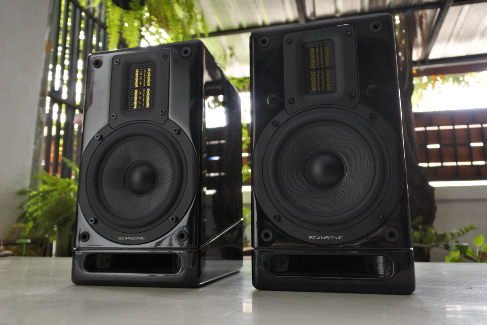รีวิว SCANSONIC: M5 BTL มินิมอนิเตอร์บลูทูธ - What HI-FI? Thailand