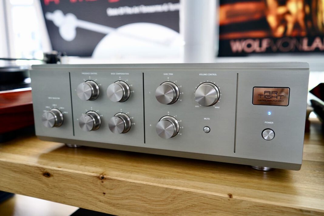 AIR TIGHT เปิดตัวปรีแอมป์ ระดับเรือธงรุ่นใหม่ล่าสุด model ATC-7 ในงาน ...