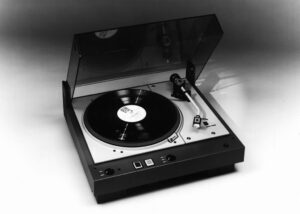 EMT 928 II Turntable - What HI-FI? Thailand